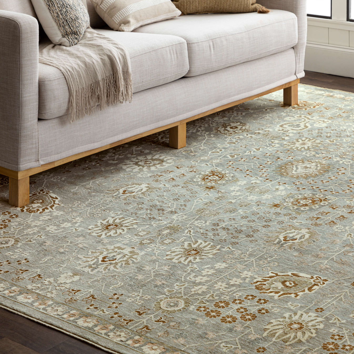 Divina Celestial Cream – Karastan Rugs